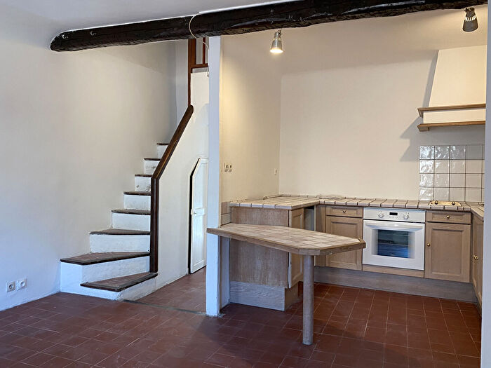 Appartement à louer - Aix-en-Provence, Centre-ville - 3 pièces - 2 chambres