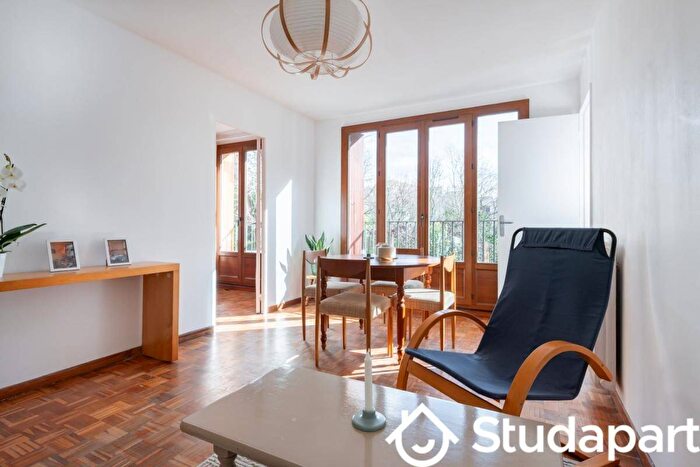 Appartement à louer - Les Platanes, Aix-en-Provence - 1 pièce - 1 chambre