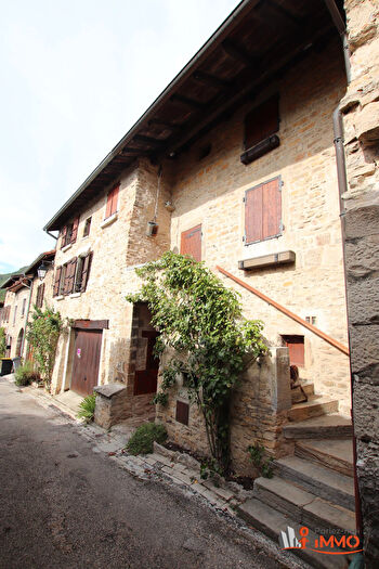 Maison 4 pièces à Saint-Sorlin-en-Bugey, à vendre