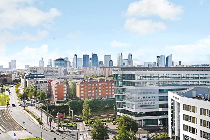 Appartement à louer - Colombes, Charles de Gaulle - 4 pièces - 2 chambres