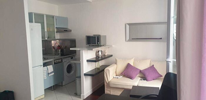 Appartement à louer - Clignancourt-Jules Joffrin, Paris ème arrondissement - 1 pièce