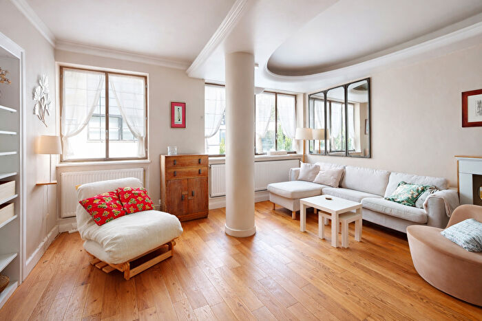 Appartement à louer - Paris e , Auteuil-Nord, Jasmin, Mirabeau - 4 pièces - 3 chambres