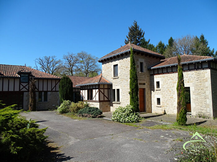 Maison à vendre - Javerdat - 10 pièces - 4 chambres