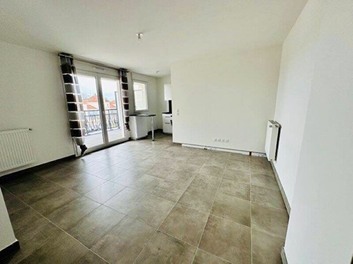 Appartement à louer - Domaine dArmainvilliers, Ozoir-la-Ferrière - 3 pièces - 2 chambres