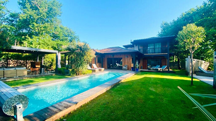 Maison à vendre - Lège-Cap-Ferret - 8 pièces - 6 chambres