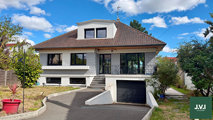Montmorency, Bas Montmorency : Maison 6 pièces à vendre