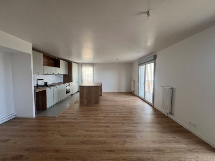 Bois d'Amour-Porte de Paris-Courlancy, Reims - Appartement 4 pièces à louer