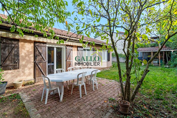 Maison 5 pièces à vendre à Villefontaine, Servenoble