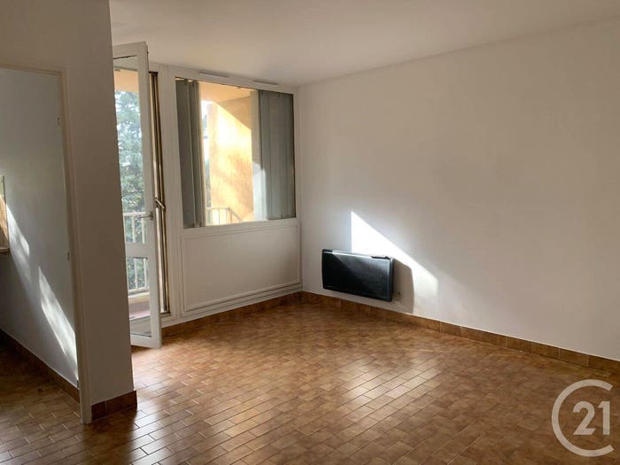 Bagnols-sur-Cèze : Appartement 1 pièce à louer