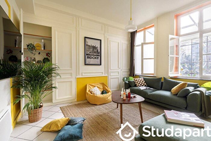 Appartement à louer - Saint Maurice-Pellevoisin, Lille - 1 pièce - 4 chambres