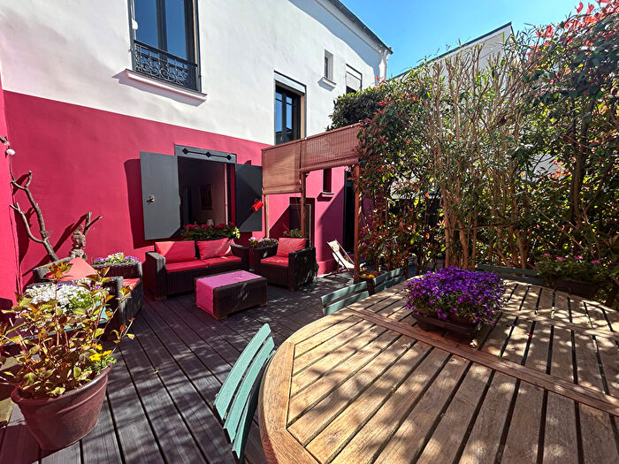 Maison à vendre - Suresnes, République - 9 pièces - 4 chambres