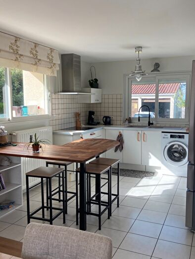 Maison à vendre - Ruelle-sur-Touvre - 7 pièces - 4 chambres