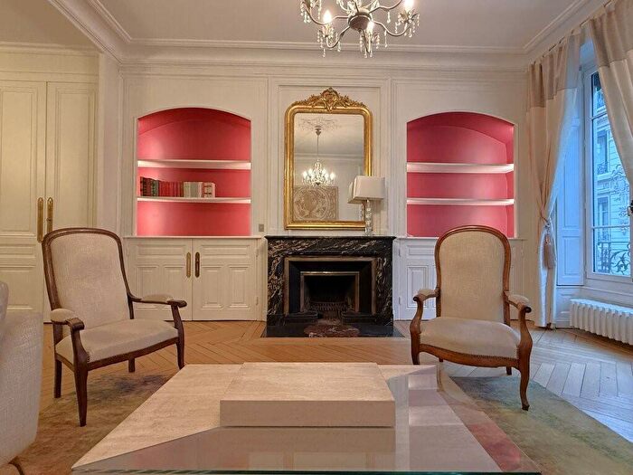 Appartement à louer - Presquîle, Centre ville, Cordeliers, Lyon ème arrondissement - 4 pièces - 3 chambres