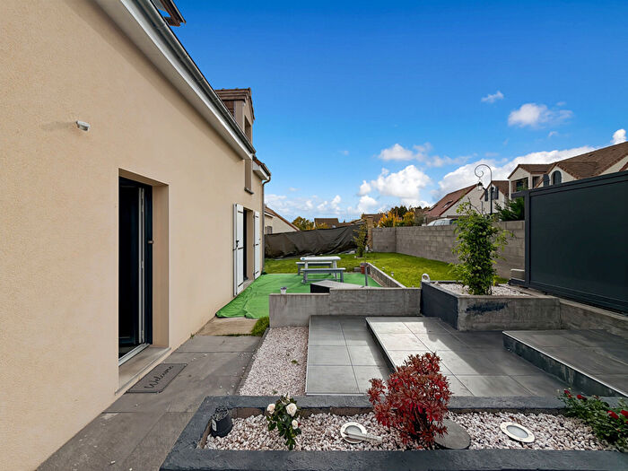 Maison à vendre - Follainville-Dennemont - 5 pièces - 3 chambres