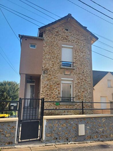 Maison à louer - Est Sud Ouest, La Ferté-sous-Jouarre - 4 pièces - 2 chambres