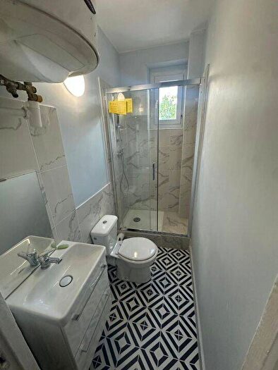 Appartement à louer - République-Gare-Porte de Paris, Saint-Denis - 1 pièce