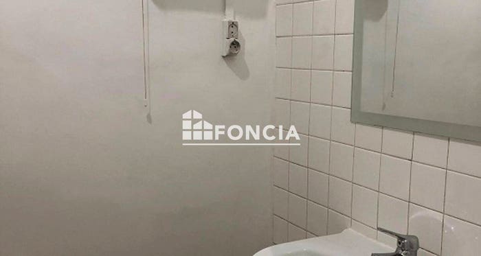 Centre Ville, Aix-en-Provence : Appartement 2 pièces à louer