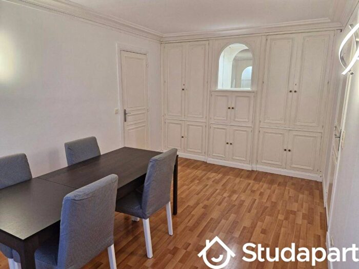 Appartement à louer - Pasteur, Saint-Cloud - 1 pièce - 2 chambres