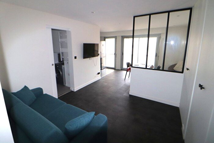 Appartement à louer - Clignancourt-Jules Joffrin, Paris ème arrondissement - 1 pièce