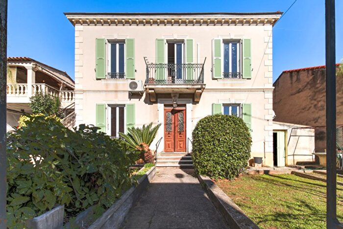 Maison à vendre - Saint-Laurent-du-Var, Centre-ville, Rascas, Notre-Dame, Condamines - 7 pièces - 4 chambres