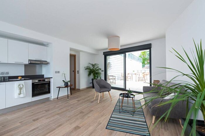 Appartement à louer - Supérieur, Beausoleil - 4 pièces - 3 chambres