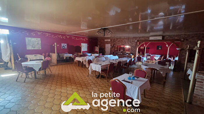 Maison à vendre - Vierzon, Centre-ville - 1 pièce - 4 chambres