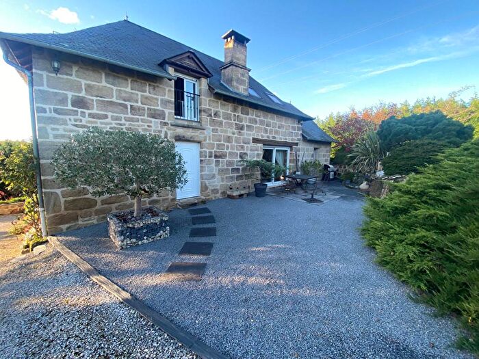 Maison à vendre - Donzenac - 6 pièces - 4 chambres