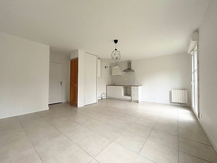 Appartement à louer - Étampes, Saint-Michel, Croix de Vernailles - 2 pièces - 1 chambre