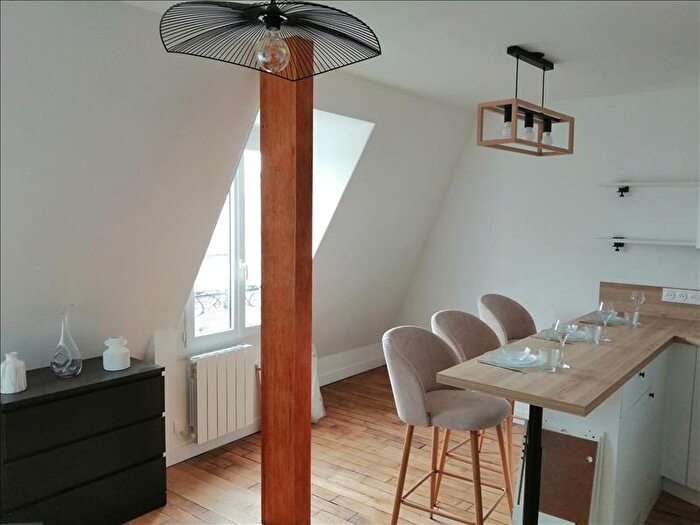 Appartement à louer - Paris e , Sainte-Avoye - 2 pièces - 1 chambre