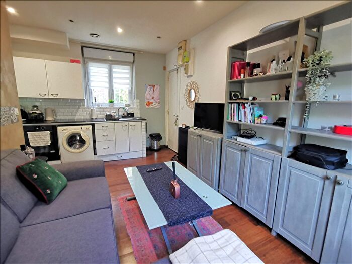 Montreuil, Centre-ville : Appartement 2 pièces à louer