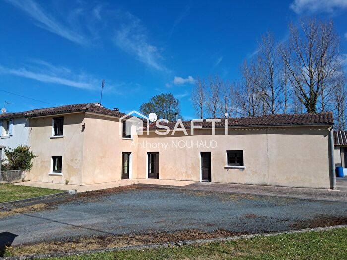 Maison à vendre - Gensac-la-Pallue - 5 pièces - 3 chambres