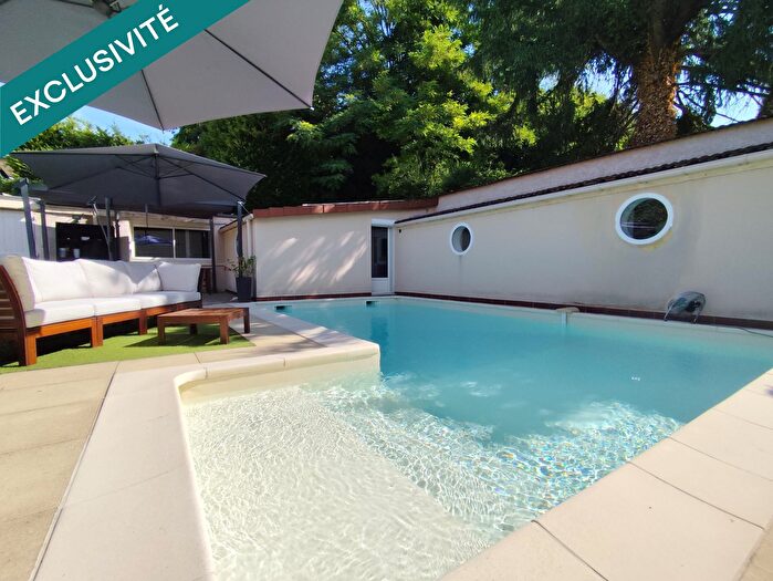 Maison à vendre - Genas - 6 pièces - 4 chambres