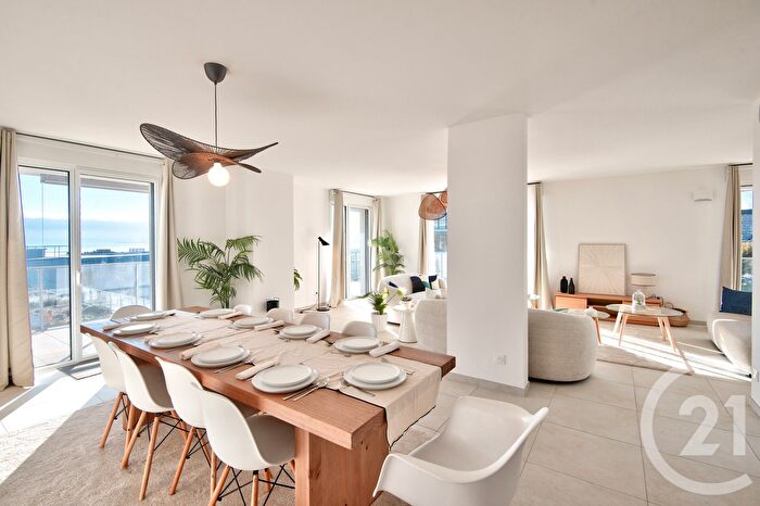 Appartement à vendre - Saint-Laurent-du-Var, Bord de Mer, Port de Plaisance - 4 pièces - 3 chambres