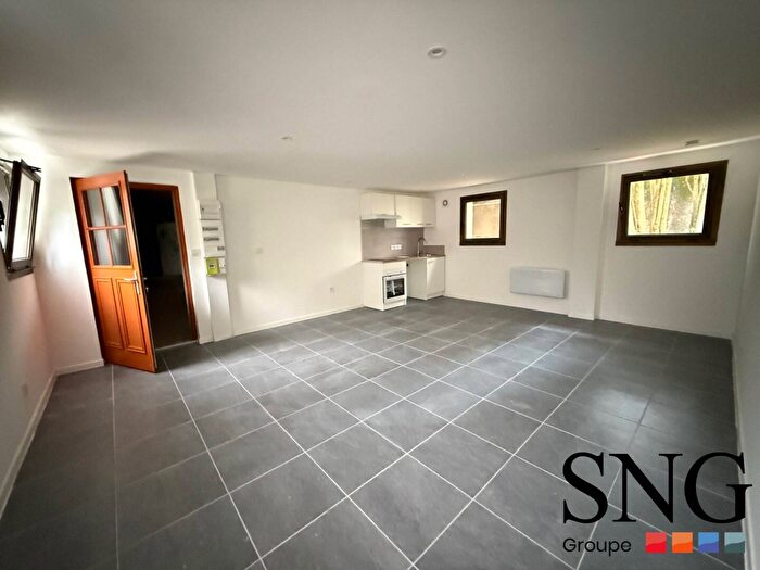 Appartement à louer - Centre Ville, Mazamet - 3 pièces - 2 chambres