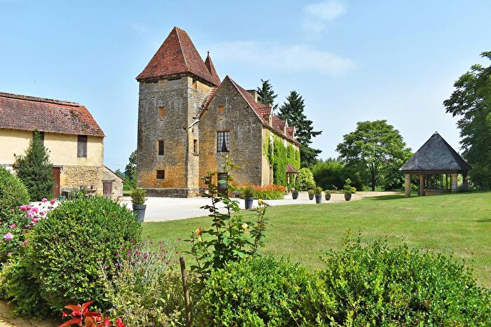 Maison 18 pièces à vendre à Marcillac-Saint-Quentin