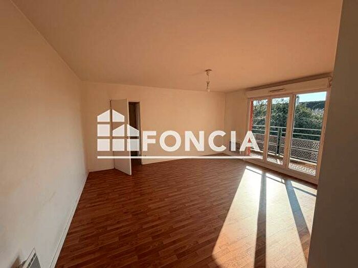 Appartement à louer - Ermitage-Nacelle Papeterie, Corbeil-Essonnes - 4 pièces - 3 chambres