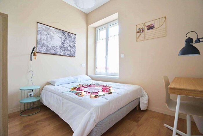 Appartement à louer - Clairmarais-Charles Arnould, Reims - 1 pièce