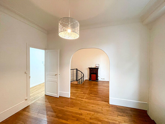 Appartement 3 pièces à Issy-les-Moulineaux, Centre-ville, Corentin Celton, Les Varennes, à louer