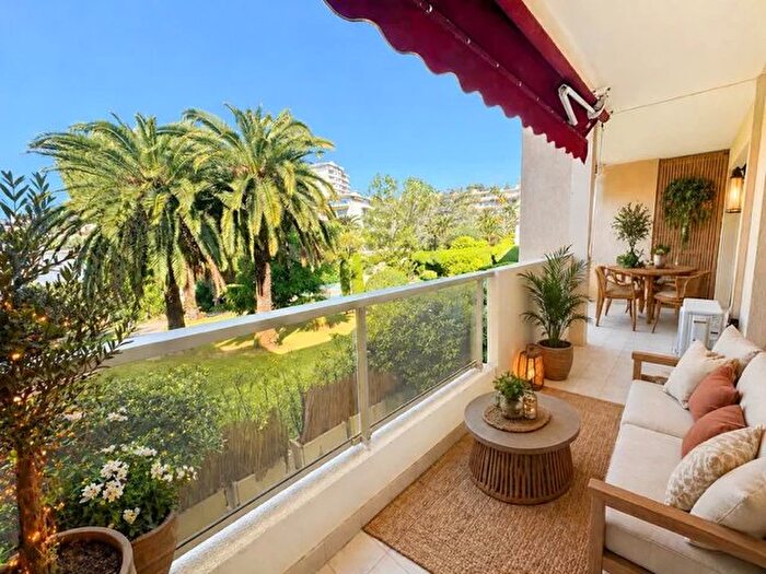 Appartement 2 pièces à Nice, Madeleine, à vendre