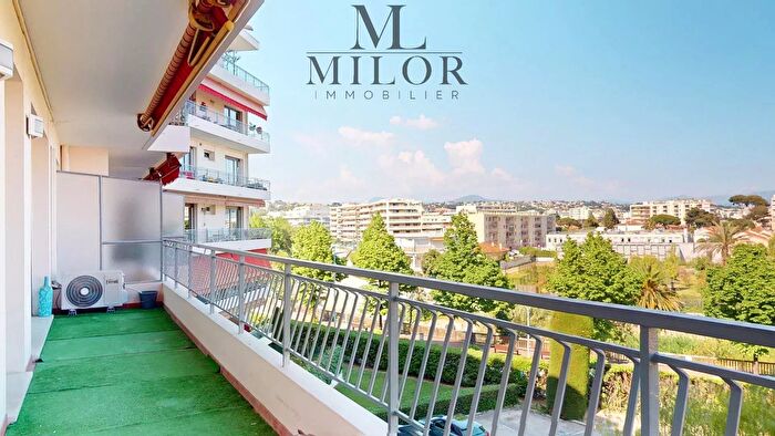 Appartement à vendre - Cagnes-sur-Mer, La Gare, Les Plans, Hippodrome - 2 pièces - 1 chambre