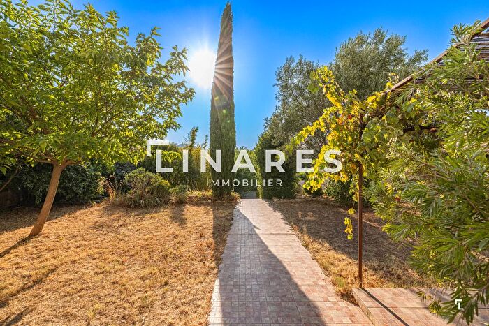 Maison à vendre - La Penne-sur-Huveaune - 5 pièces - 4 chambres