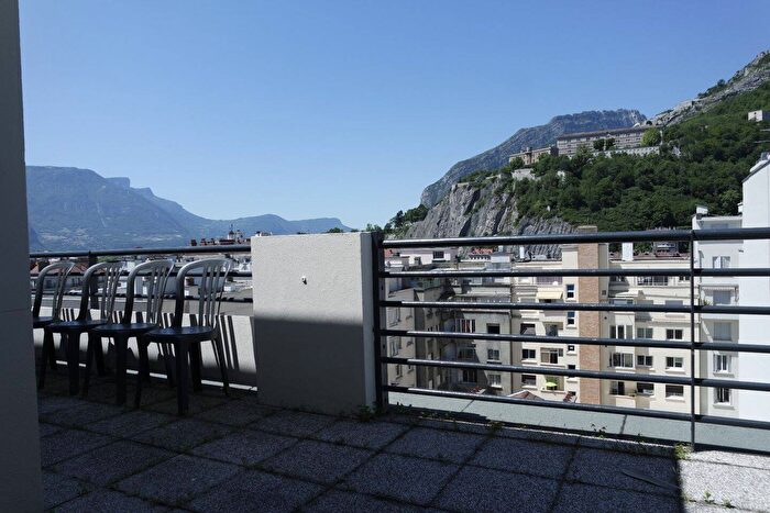 Appartement à louer - Grenoble - 3 pièces - 1 chambre