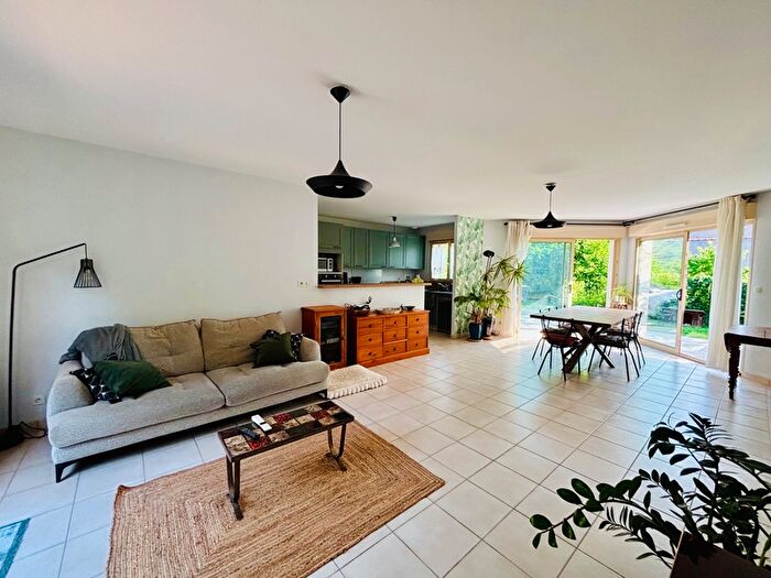 Maison 5 pièces à vendre à Corné
