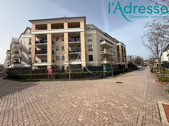 Noisy-le-Grand, Centre-ville : Appartement 3 pièces à vendre