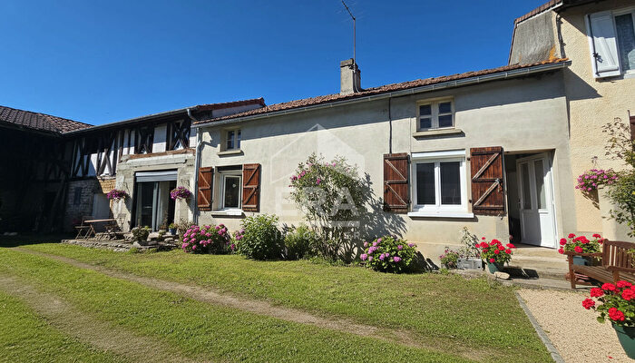 Maison à vendre - Villecomtal-sur-Arros - 4 pièces - 3 chambres