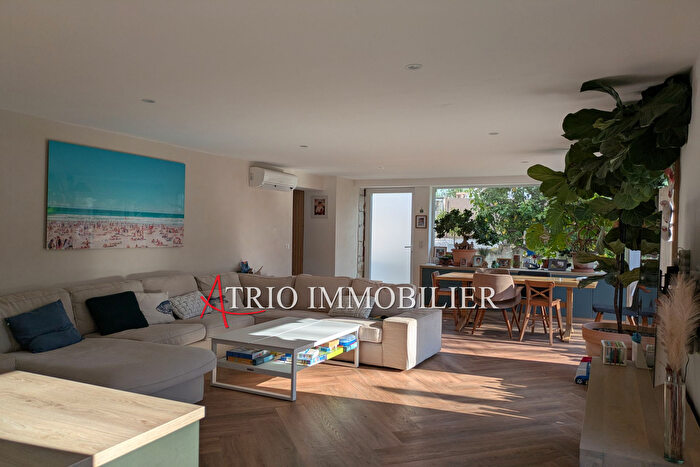 Maison à louer - Cagnes-sur-Mer, Pain de Sucre, Caucours - 6 pièces - 4 chambres