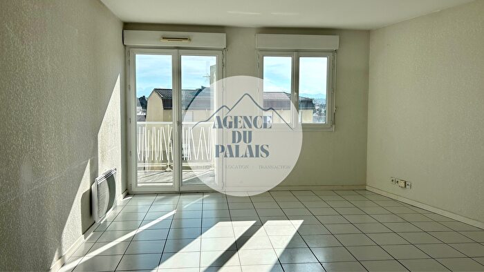 Appartement à louer - Pau, Centre-ville - 4 pièces - 3 chambres