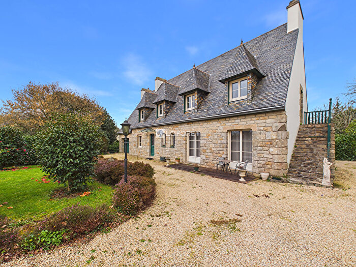 Maison à vendre - Pluguffan - 6 pièces - 5 chambres