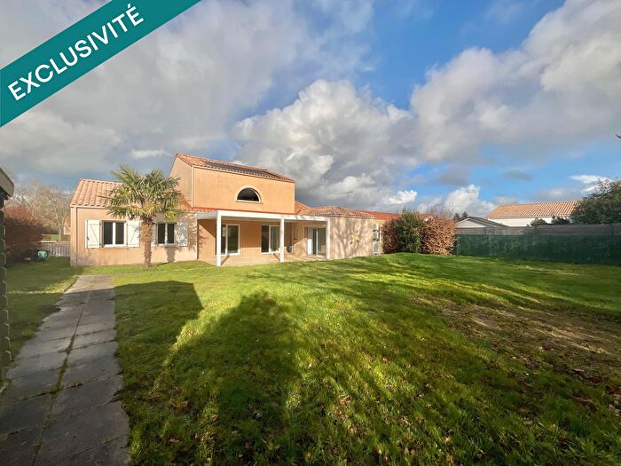 Maison à vendre - Mouilleron-le-Captif - 7 pièces - 5 chambres