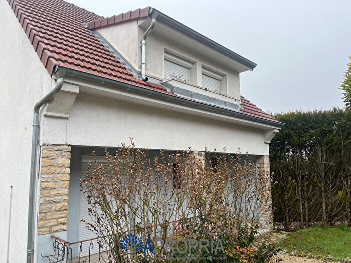 Maison à louer - Plombières-lès-Dijon - 4 pièces - 3 chambres